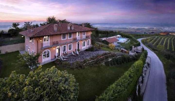 Villa Bricco Dei Cogni - Dimora Di Campagna, Stan. - Alba