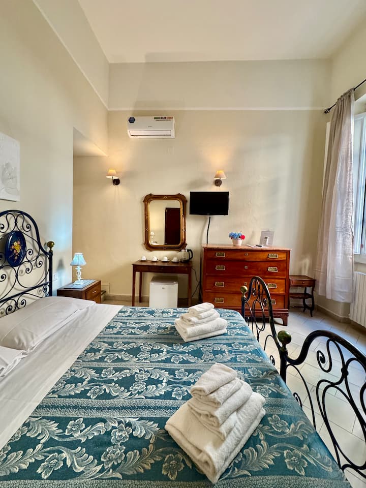 Lucca Charm, Stanza Tripla - Lucca