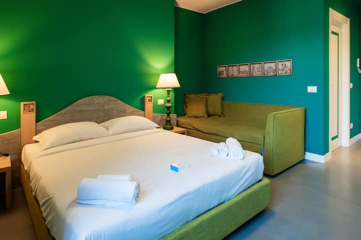 Suite N.4 Con Parcheggio Privato + A/c + Wi-fi - Como