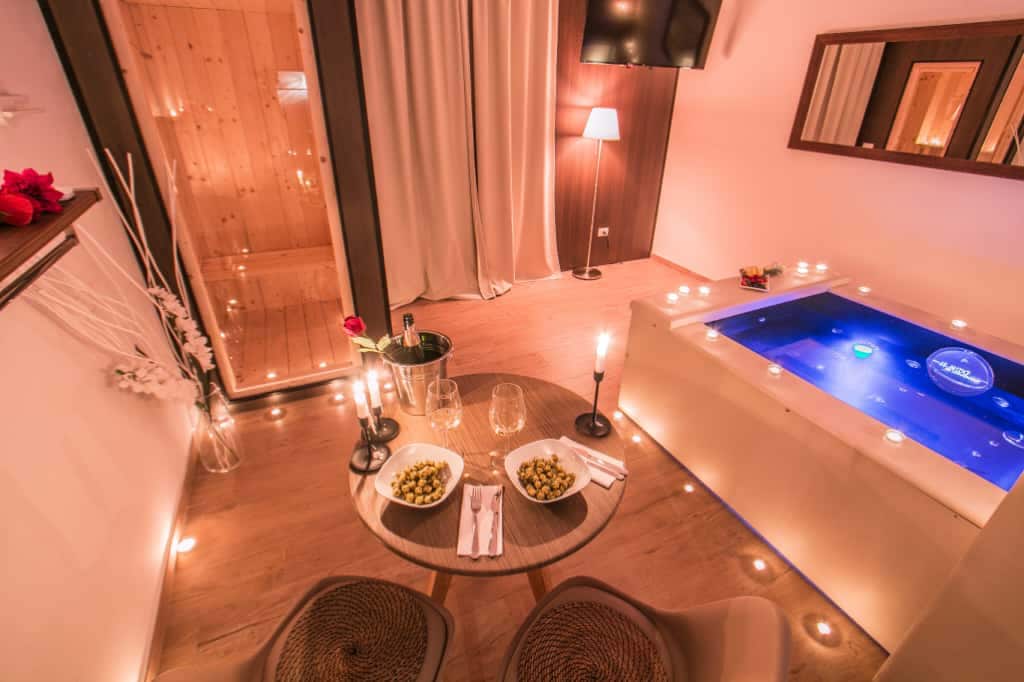 Alma's B&B with hydromassage - Bed and breakfasts for Rent in Livorno ...