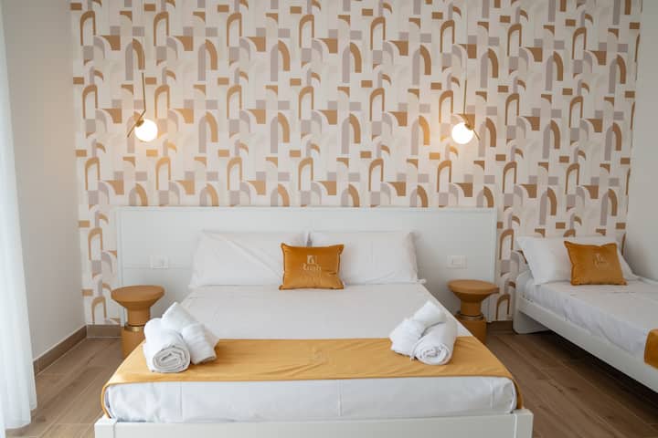 Ruah Pompei, Stanza Tripla - Vico Equense