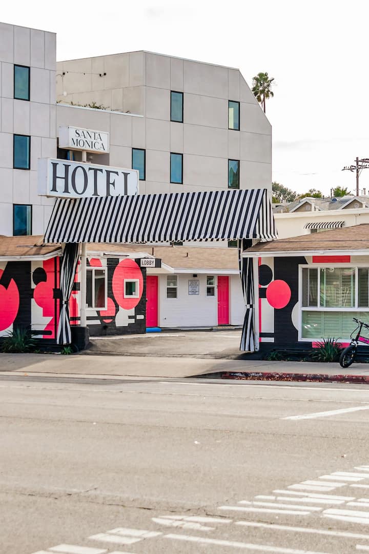 Santa Monica Hotel - Venice Beach, CA