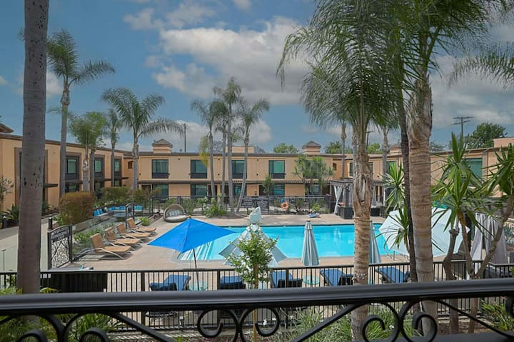 The Cove Hotel, Long Beach - Long Beach, CA