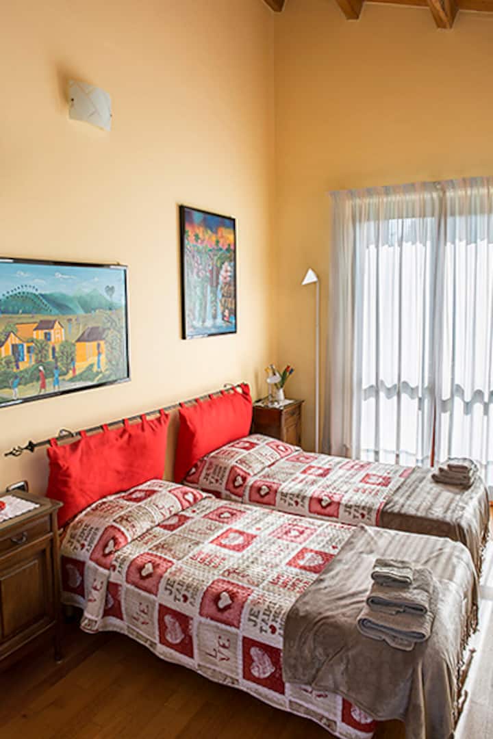 B&b Di Michela, Stanza Tulipano - Cuneo