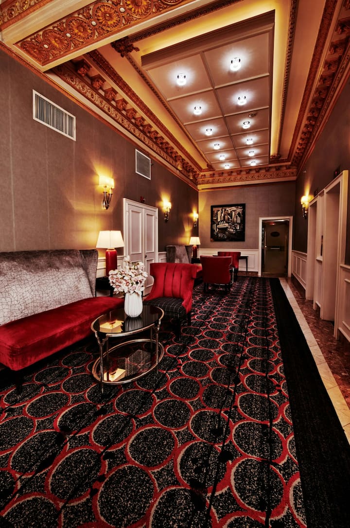 Radio City Apartments - Aurora, NY