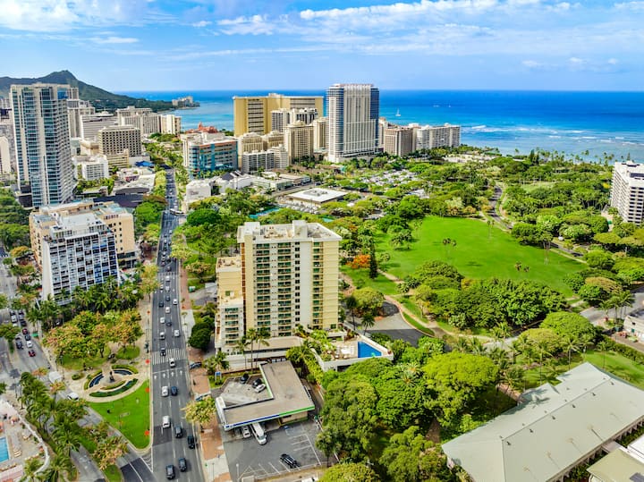 Luana Waikiki Hotel & Suites - Honolulu, HI