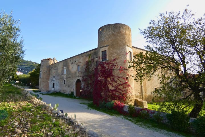 Masseria Barone Gambadoro, Stanza Epifisi - Monte Sant'Angelo