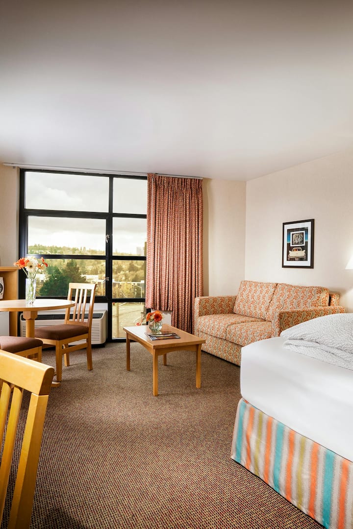 Staypineapple At University Inn - Seattle, WA