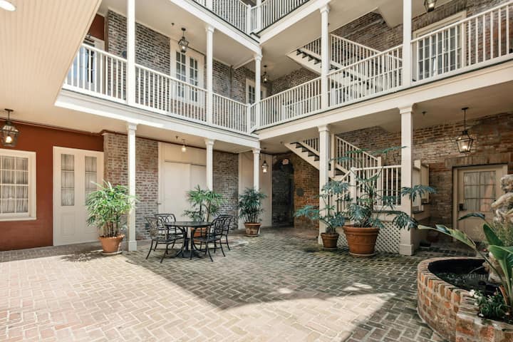 French Market Inn - New Orleans, LA