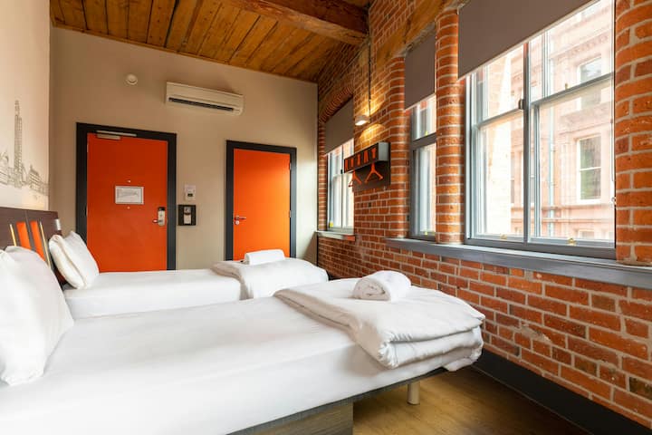 Easyhotel Manchester - Mánchester