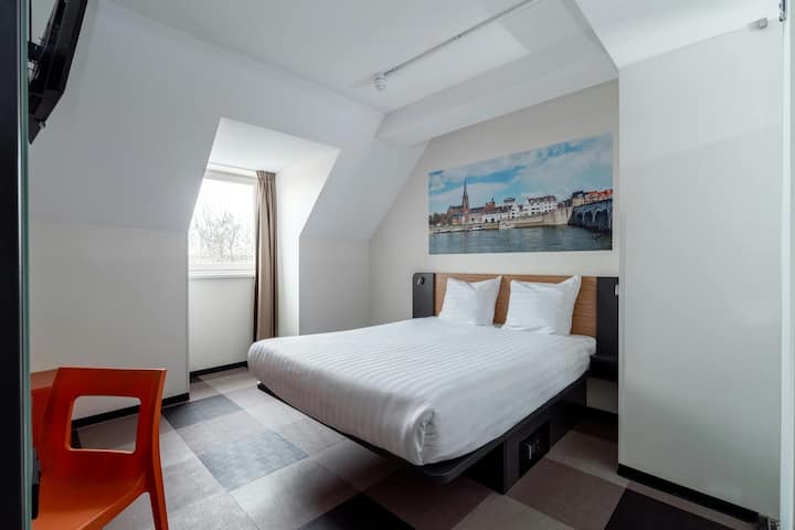 Easyhotel Maastricht City Center - Lanaken