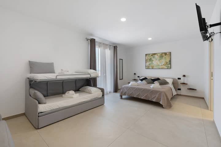 Room 2 - Balestrate