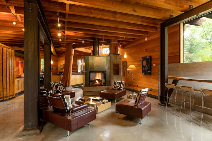 Gravity Haus Truckee Tahoe - Truckee, CA