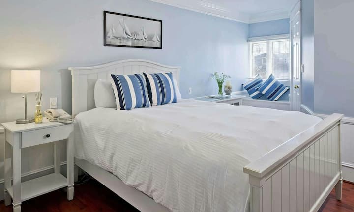 Newport Beach Hotel - Newport Beach, CA