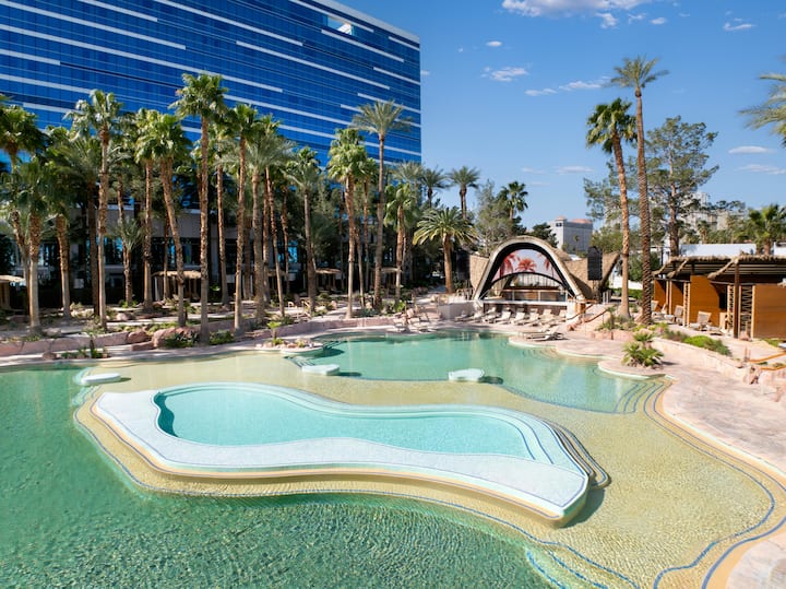 Virgin Hotels Las Vegas - Ruby Chamber Suite - Las Vegas, NV