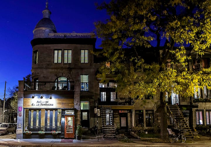 Auberge De La Fontaine - Montreal