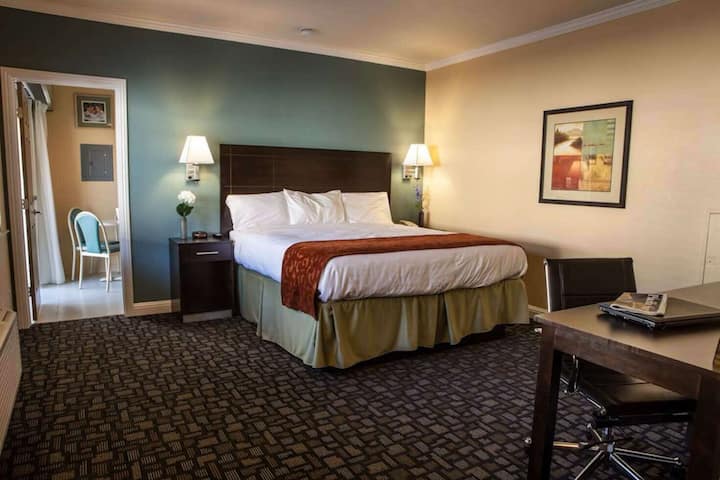 Marinwood Inn & Suites - Novato, CA