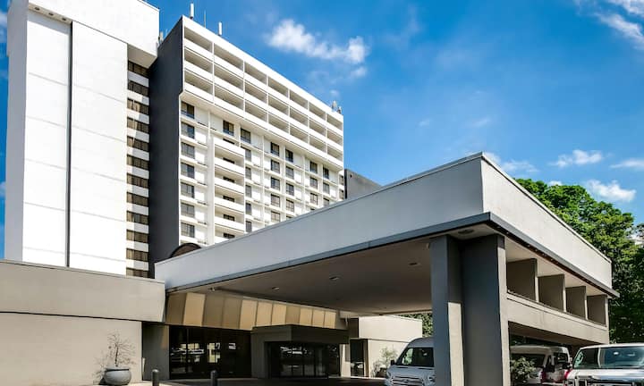 Sonesta Charlotte Lower South End - Charlotte, NC