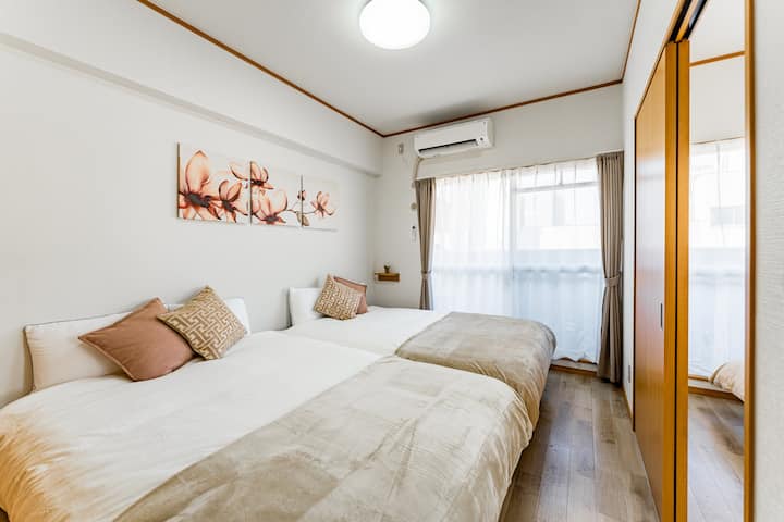 最大7名/大街道まで徒歩5分/コンビニまで徒歩1分/ベッド5台/44㎡/風呂トイレ別/独立洗面... - Matsuyama