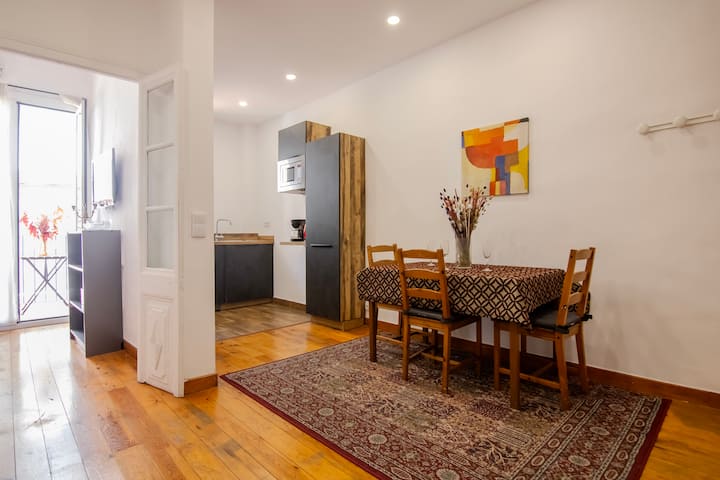 P3 Lovely Flat In Gràcia With An Internal Balcony, Flat - Barcelona