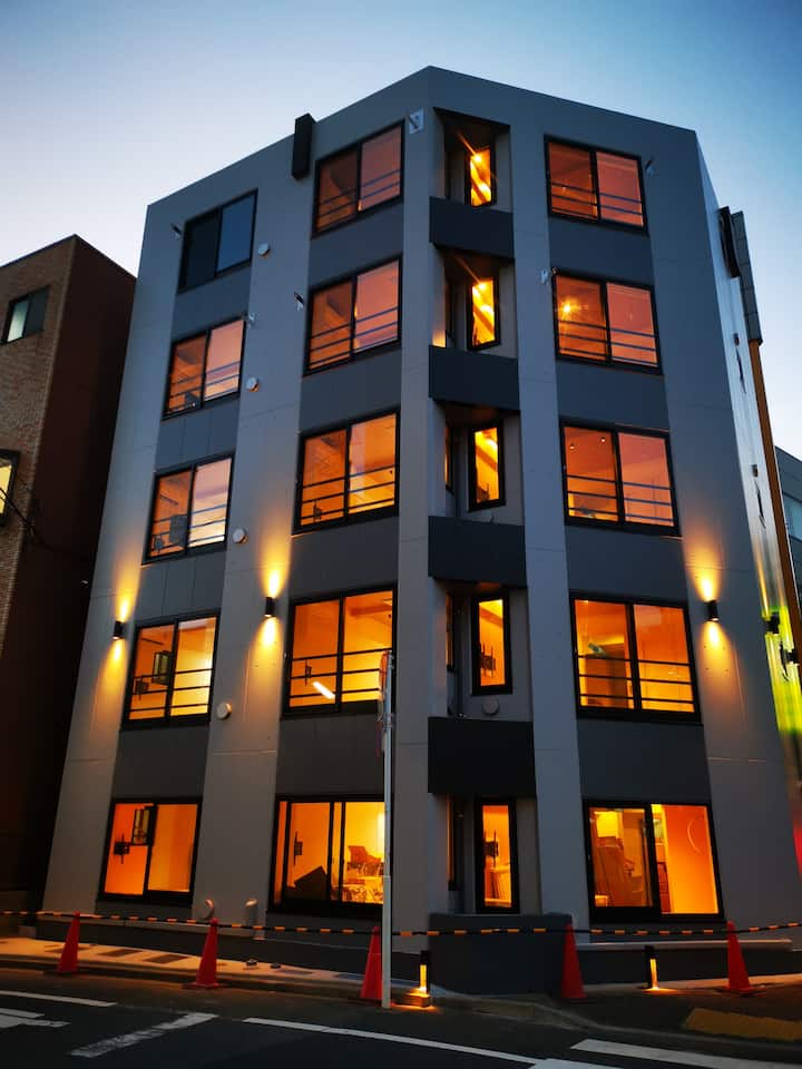 12 Minutes By Train To Shibuya, Newly Built, Private Bathroom And Toilet, Designer, Easy Access To Shinjuku, [Room 1 On The Ground Floor], Shibuya. - Kawasaki
