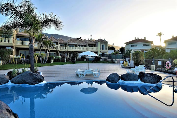 Bright Holiday Home With Stunning Sea/city Views.  Wi-fi Free - Puerto de la Cruz