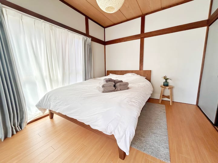 Hide And Aya's Apartment, Queen Bed Apartment 2 - Tokyo