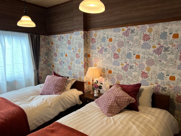 Hiromi's Apartment 2, Apartment 302 With 2 Single Beds - Osaka