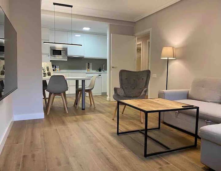 Apartamentos De Chusana, 50 Metres From The Auditorium. Apartment With... - Oviedo