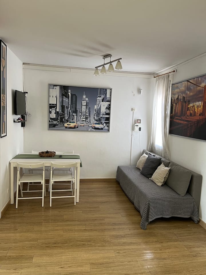 Acacies, Acàcies 3 - Barcelona