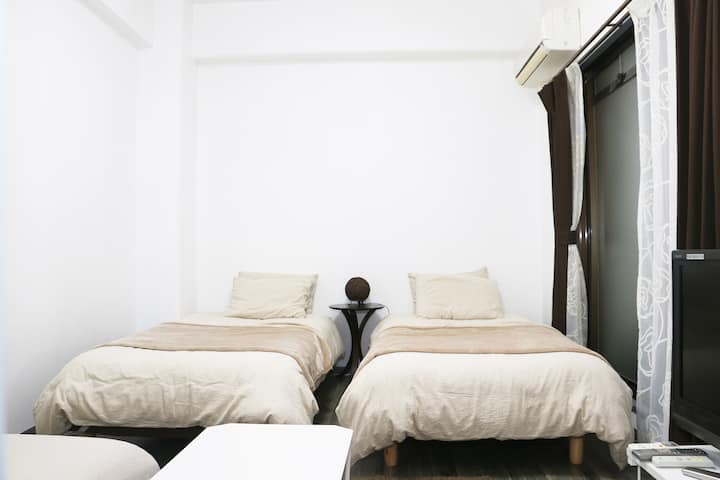 Joe's Apartment, Two Single Beds, Apartment 505 - Kioto