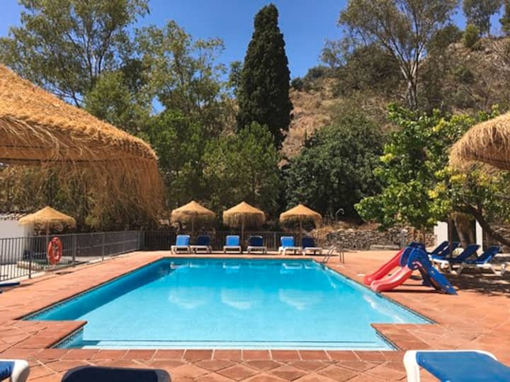 Convento Del Siglo Xvii Que Ofrece Vacaciones Familiares Con Piscina, Tenis Y Vistas Increíbles. - Rincón de la Victoria