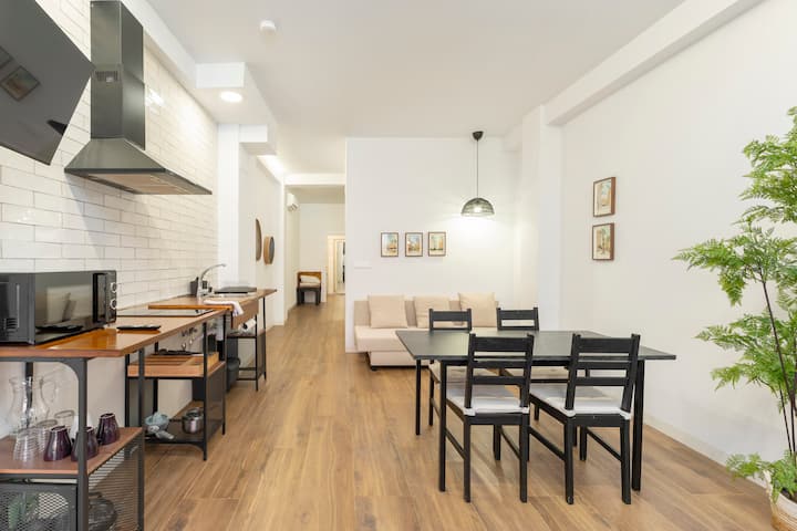 Modern Industrial Loft Near Arts & Sciences - Moncada