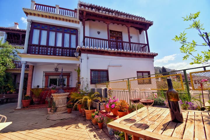 Carmen De La Lana - Granada
