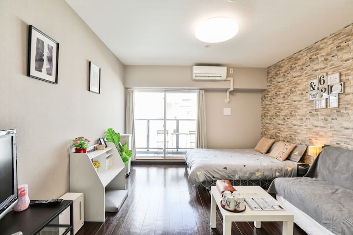 Tc House Right By Nihonbashi, 2 Minutes On Foot To Kuromon Market, Within Walking Distance Of Namba And Dotonbori, Apartment With 2 Beds. - Osaka