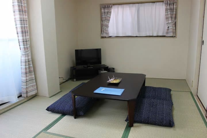 Yasuhiroさんのアパートメント、シングルベッド・布団付きアパートメント - Onomichi