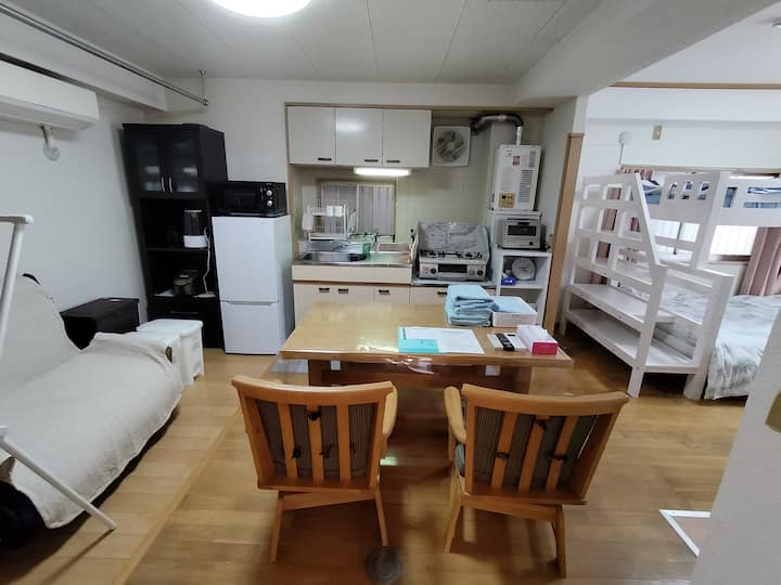 お手頃価格で清潔、最大5名。無料駐車場、天文館徒歩圏内 - Kagoshima, Japan