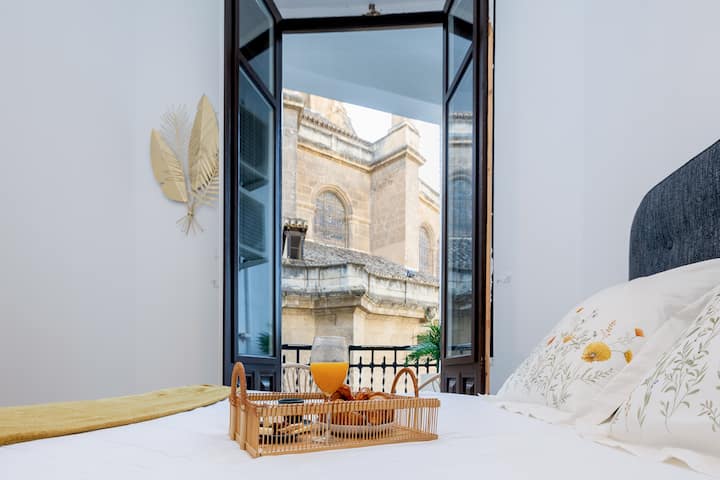 Colon Apartments Catedral, 2 Bedroom With Cathe... - Granada