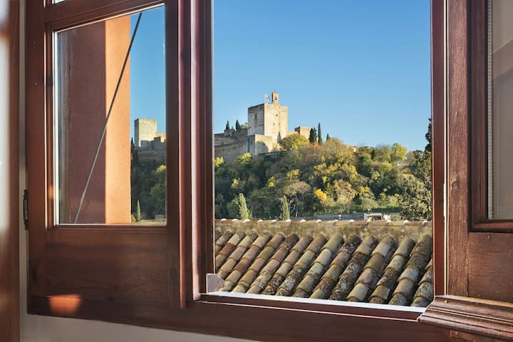Luminous Alhambra View Apartment In Albayzín - Granada