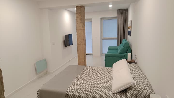 Logoxo En El Casco Antiguo - Getaria
