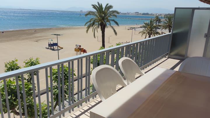 Gran Appartement Pour 8 Persones Devant La Plage - Spanyolország