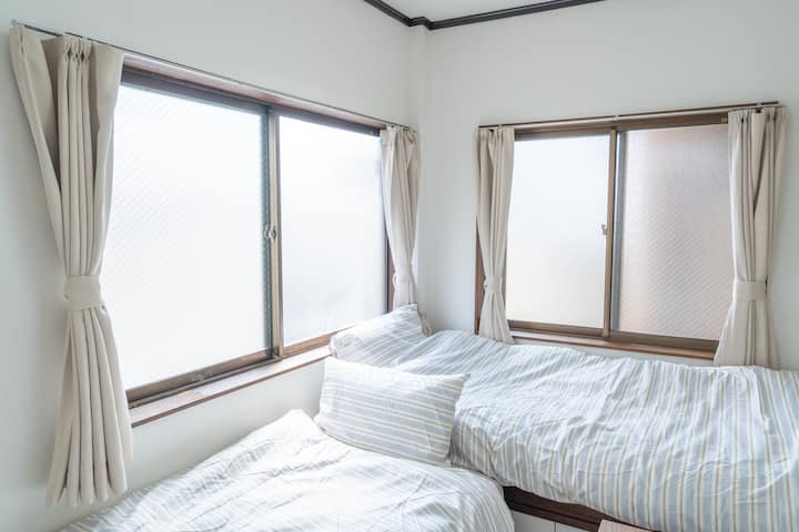 Kanamachi Inn 金町駅から500m, Free Wi-fi、シングルベッド2台のアパー. - Matsudo