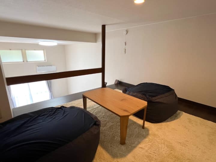 Casa Kamome, Room 1, 101. Two Single Beds. Two Futons In The Loft. Maximum 4 People. - Shizuoka