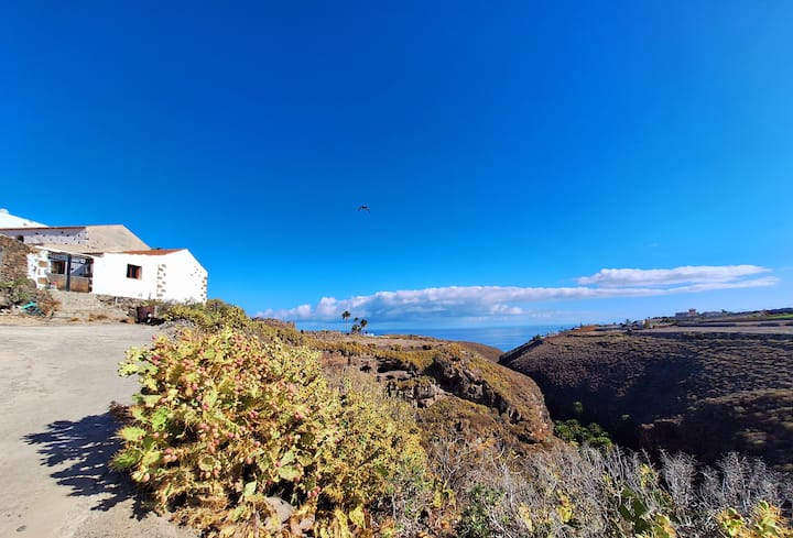 La Suerte, Landrover Car As A Small Camper - Gran Canaria