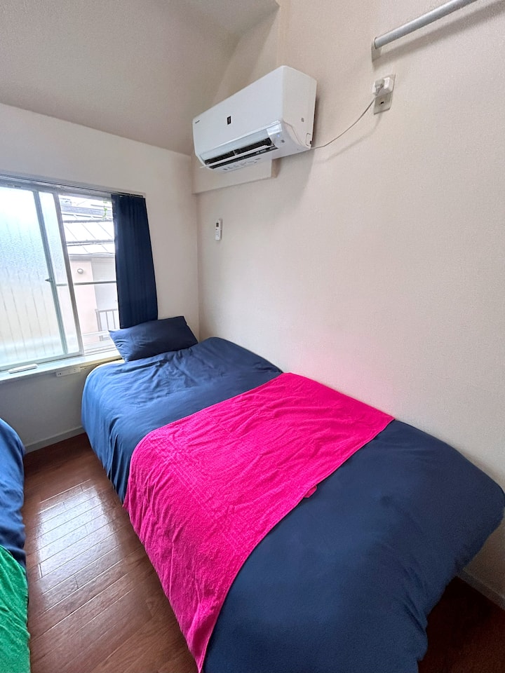 K-palace Wifi, 5 Minutes From Higashi-shinjuku Station, 7 Minutes From Shin-okubo Station, 105 Apartment With 2 Single Beds - Shinjuku