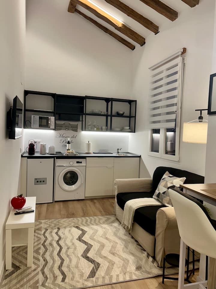 Puerta Del Sol, One-bedroom Apartment Mr6 - Chueca