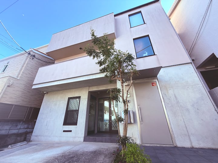 K Terrace (East, West), [West] Accommodates 2 People (1 Double Bed) - Harajuku