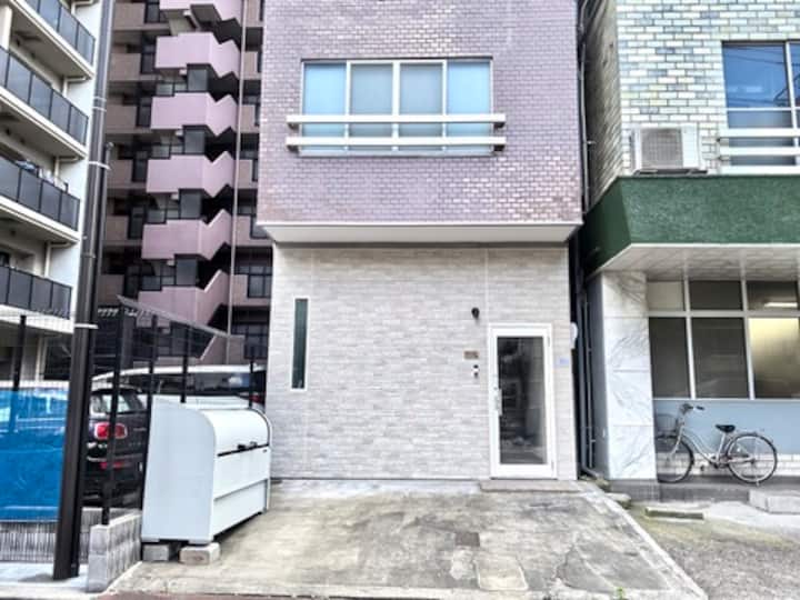 9 Minutes On Foot From Nippori Station | Great Access To Narita Airport | Convenient For Sightseeing In Tokyo, Room 101 (28 M², 2 Double Beds, Maximum - Akihabara