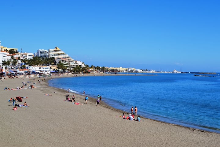 Apartamentos De Alla 2, Apartment With 2 Beds - ベナルマデナ
