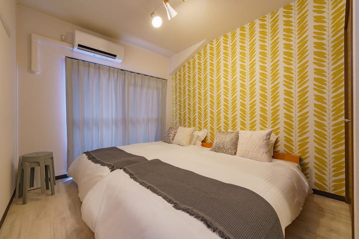 Within Walking Distance Of Nagoya Station | Stay Like A Local | Family And Group Travel | Nagoya, 2 Semi-double Beds, Kitchen. - Nagoya